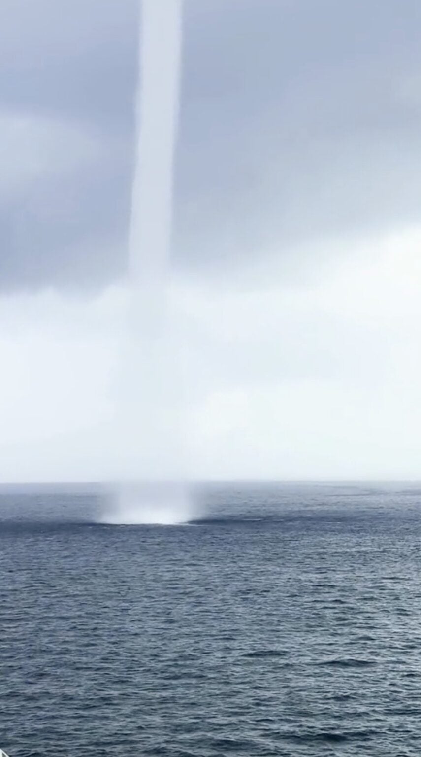 "Majestic & terrifying at the same time!" - Indonesian Man Records Rare ...