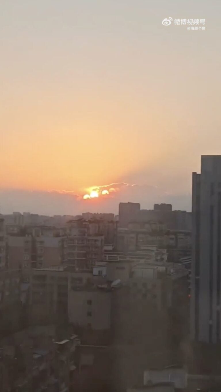 Mystical Natural Phenomenon Causes 7 'Suns' to Appear in the Sky Above ...