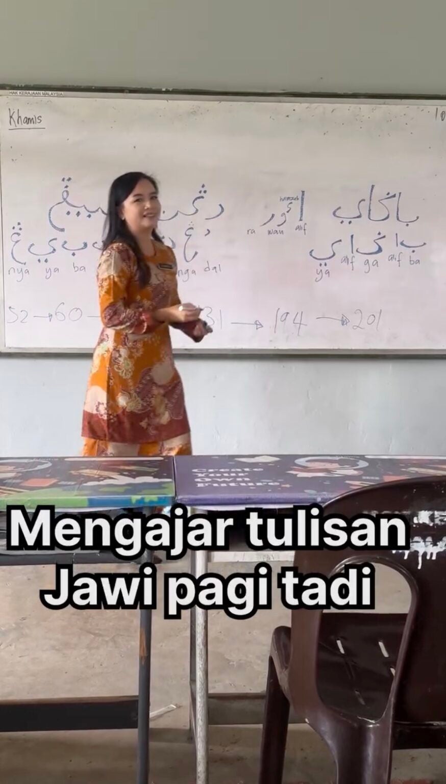 M'sians in Awe of Non-Muslim Teacher Who Teaches Jawi in School ...