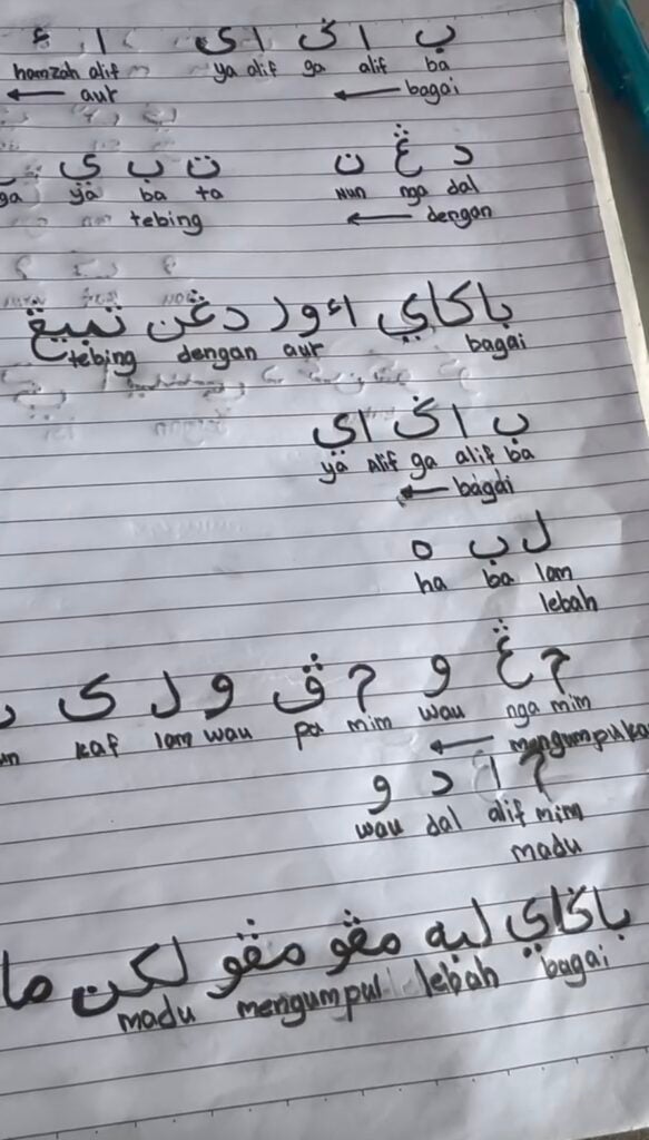 M'sians in Awe of Non-Muslim Teacher Who Teaches Jawi in School ...