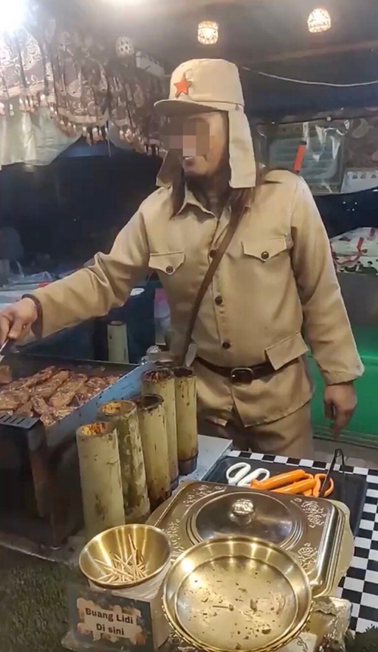 M'sians Outraged by Food Vendor Wearing Communist Military Uniform at ...