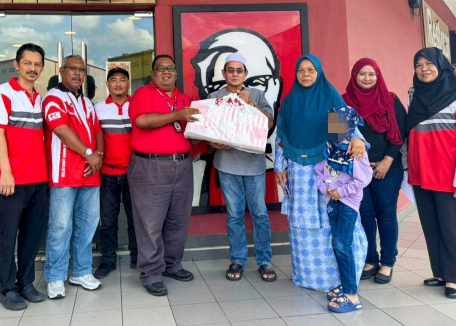 KFC Malaysia Allocates RM100k to Aid Flood Victims, Delivers 6k Meals ...