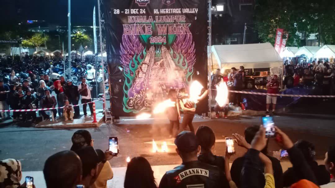 A Man & Motorcycle at KL Bike Week 2024 Engulfed in Flames After Freak ...
