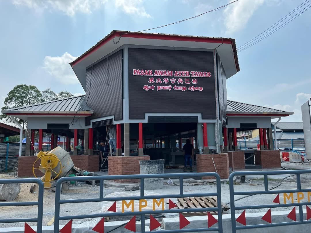 PAS MP Questions Housing Ministry on Why 3 Languages Are Used on Newly ...