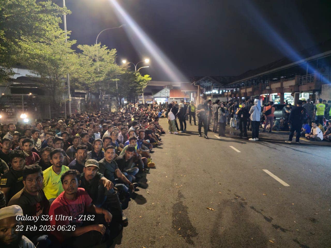 Teacher Says Most Foreigners Detained in Klang Market Raid Hold Legal ...