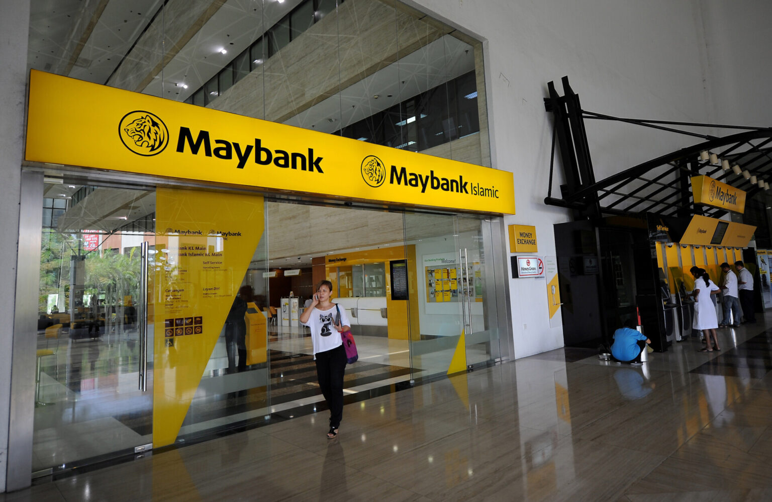 Maybank S'pore to Provide Junior Staff with One-Time RM4K Payment to ...