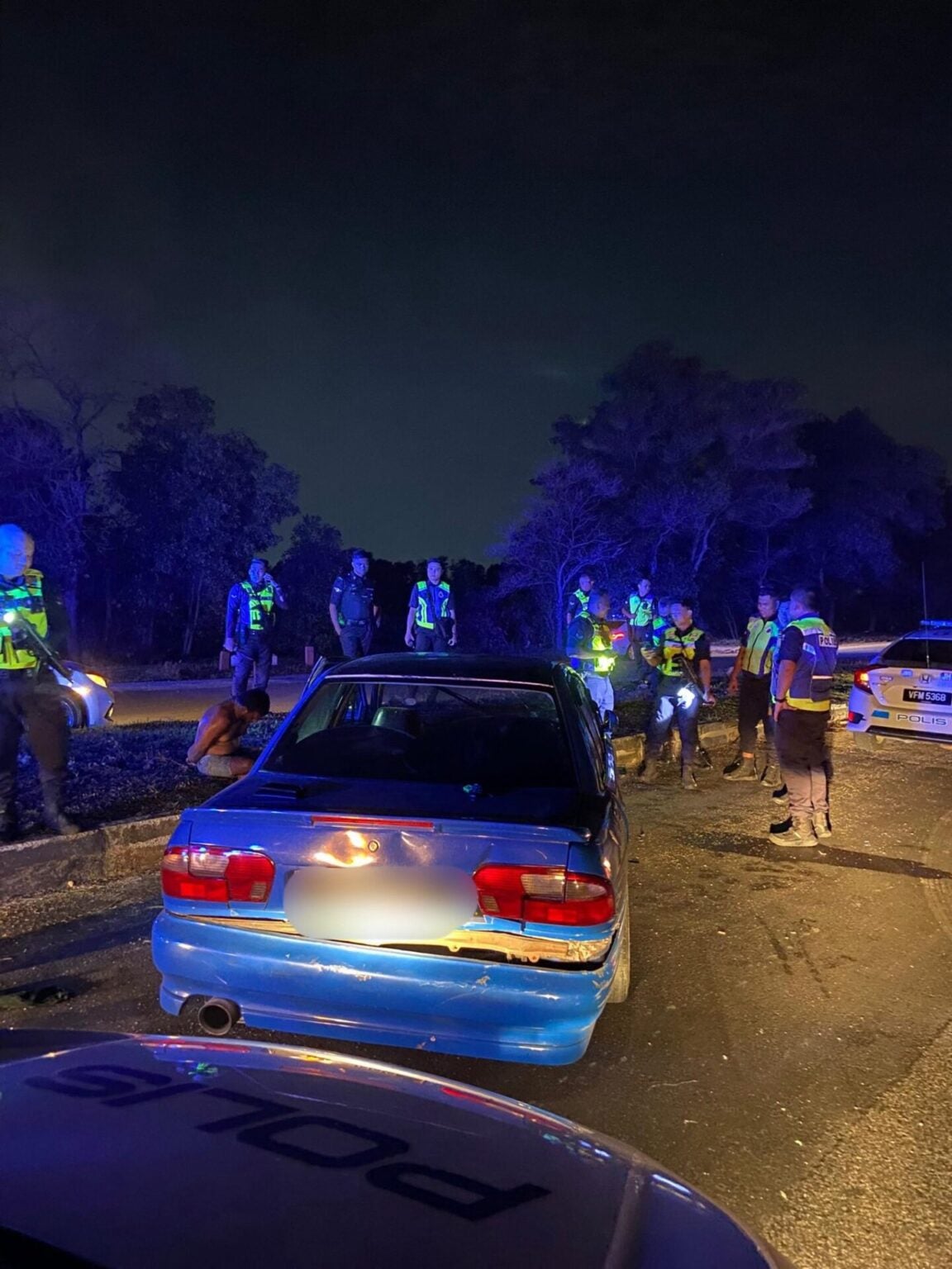 14 PDRM Patrol Vehicles Chase Rogue M'sian Couple with 0.45g of Meth in ...