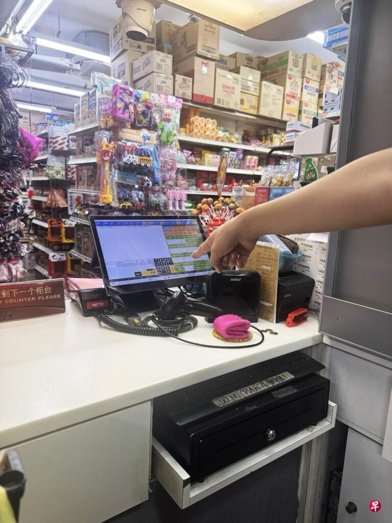 M'sian Cashier Steals SGD57k from Workplace in S'pore to Spend on ...