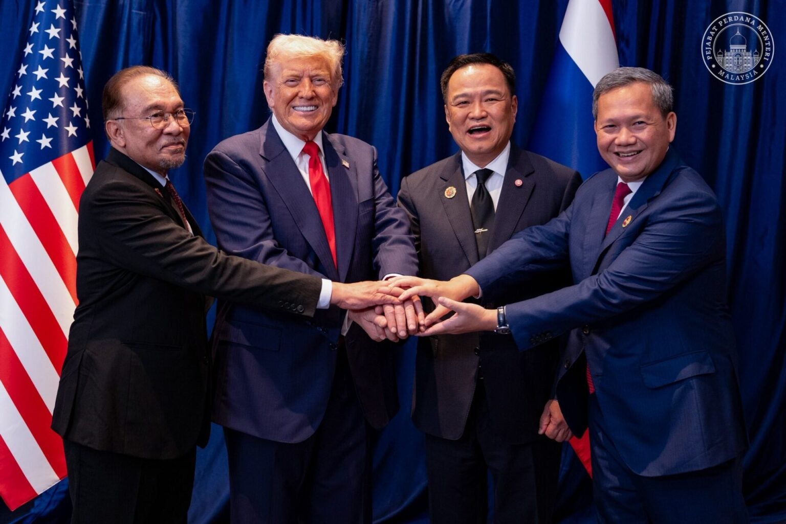 "Anwar is a great guy" - Trump Hasn't 'Moved on' from Malaysia, Sings ...
