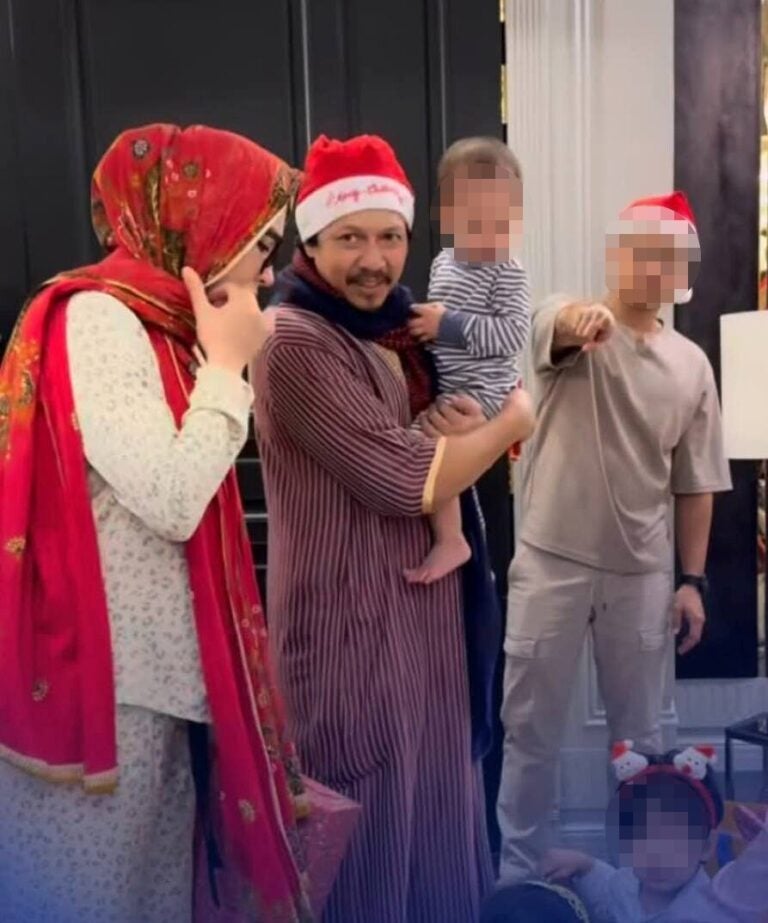 “It was a birthday party” – Malaysian Actor Wearing Christmas Outfit ...