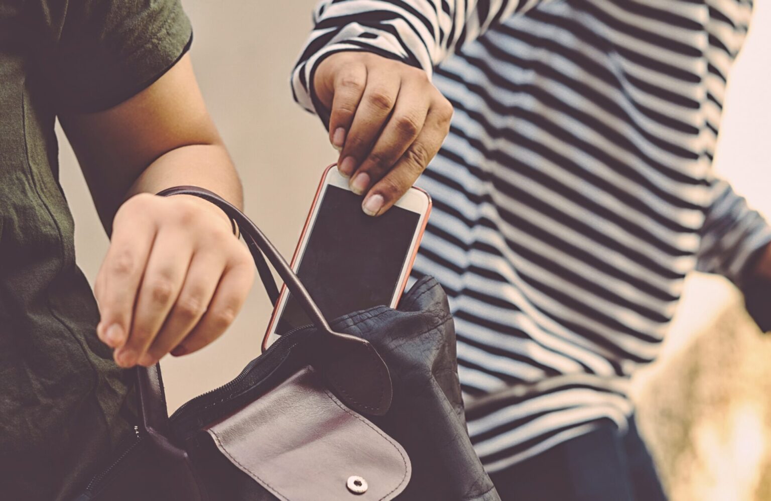 M'sian Woman Warns Others After Allegedly Being Hypnotised, Robbed ...