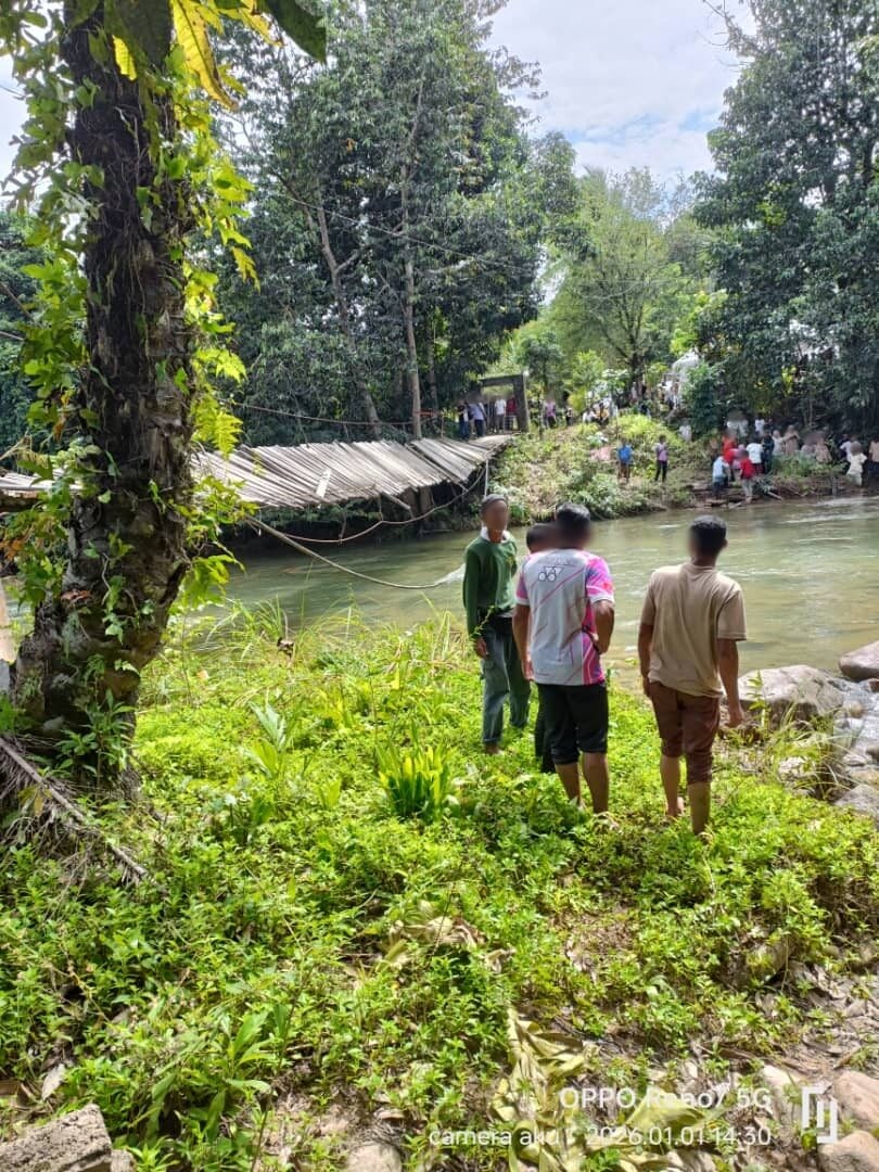Over 50 Wedding Guests Fall Into River After Suspension Bridge ...