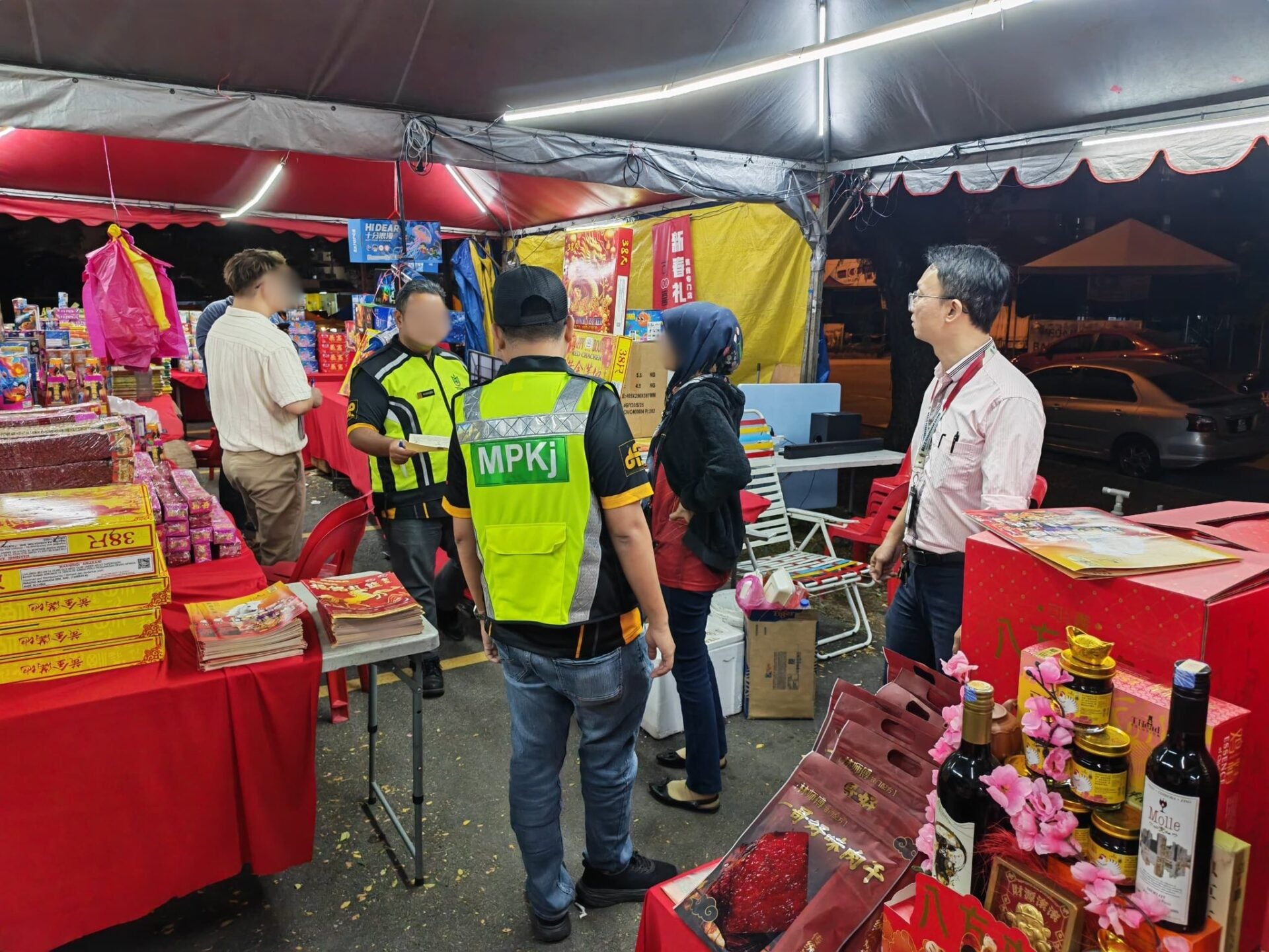 "It's compulsory" — MPKj Councillor Shocked as Only 1 Fireworks Vendor ...