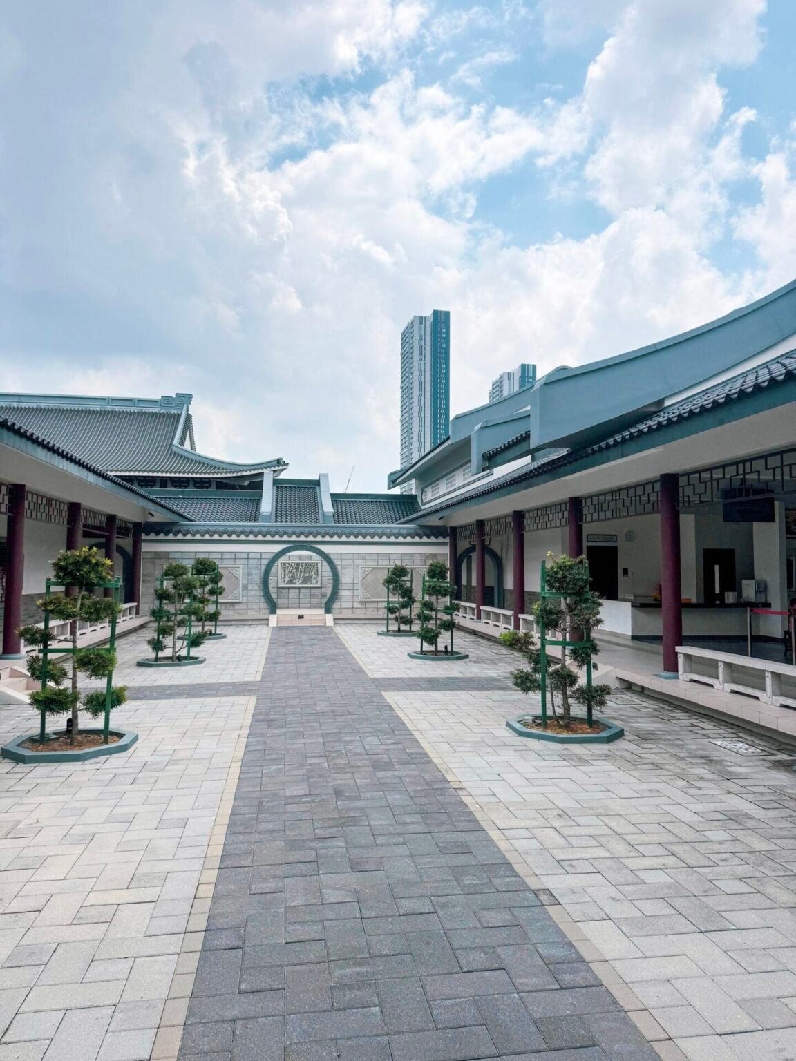 Gong Xi Ramadan: This Klang Mosque Gorgeously Blends Islamic Values ...