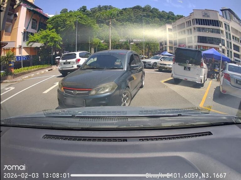 Man Drives Against Traffic in PJ & Allegedly Threatens Another Road ...