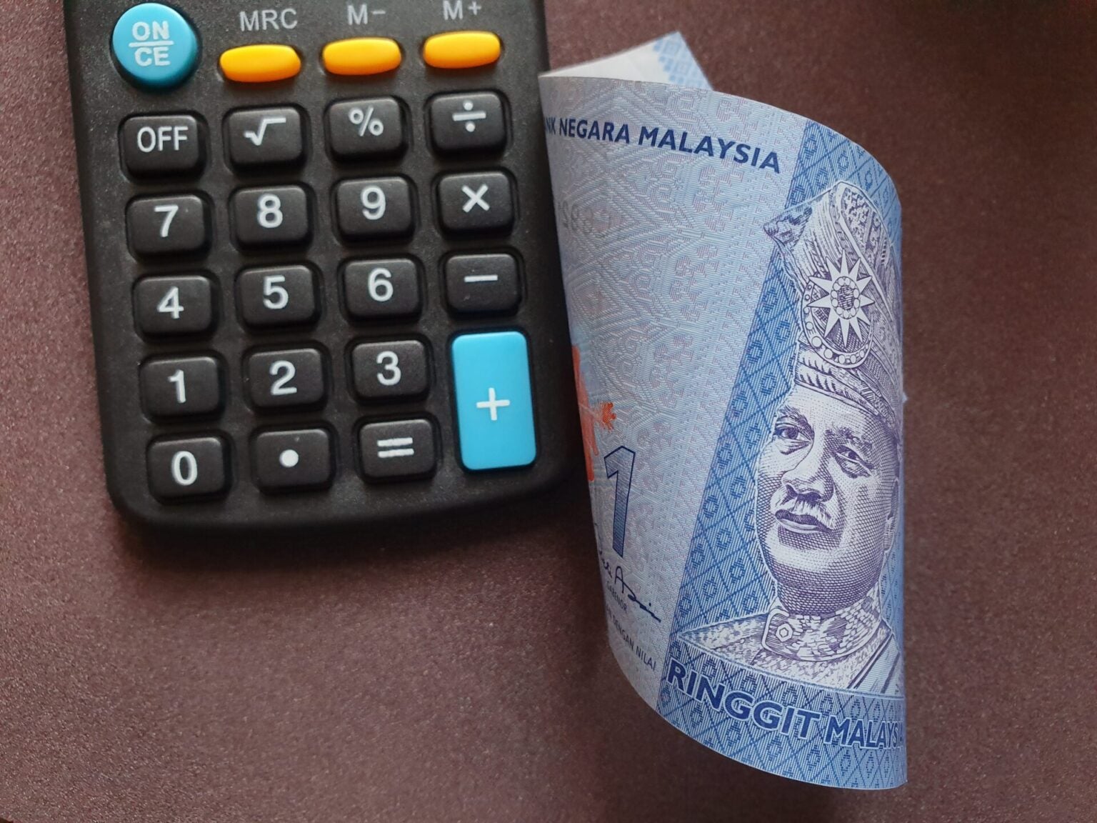 “Save up, avoid unnecessary spending” - PMX Reminds M’sians Amid ...