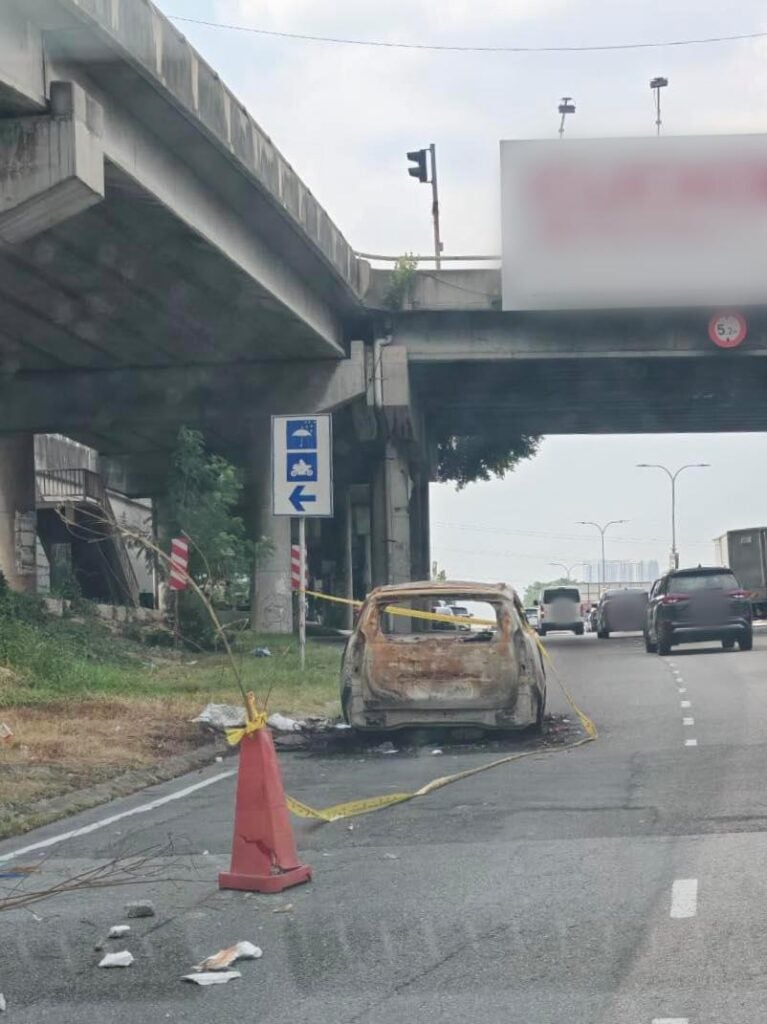 "Speechless!" - Kepong MP Slams JKR for Failure to Clear Abandoned Car ...