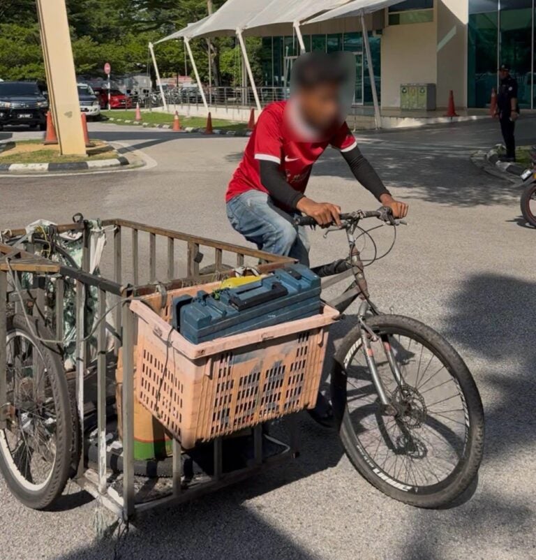 Indian Tourist Tells JPJ Lost Holiday Funds Forced Him to Sell Ice ...