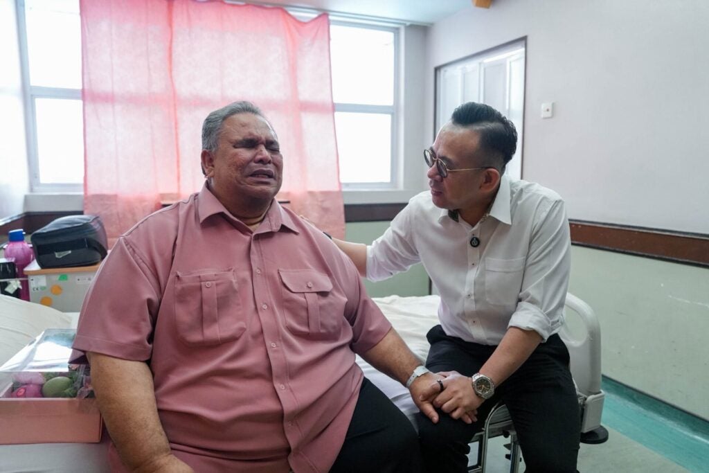 Steven Sim Covers RM20k Surgery Bill for Dr Kamal, His Blind Ex ...